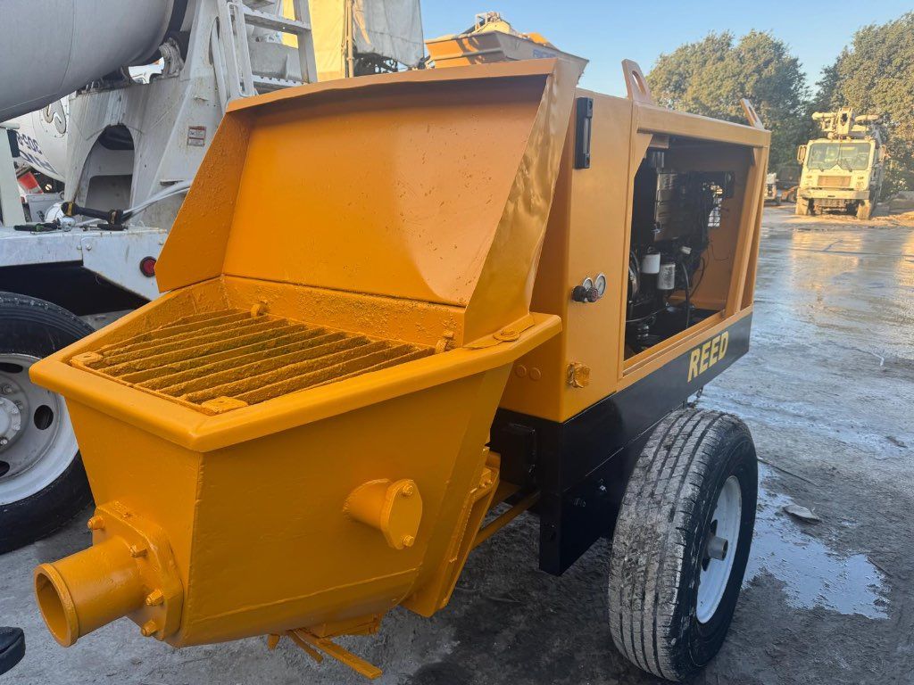 2001 REED B30 CONCRETE PUMP TRAILER