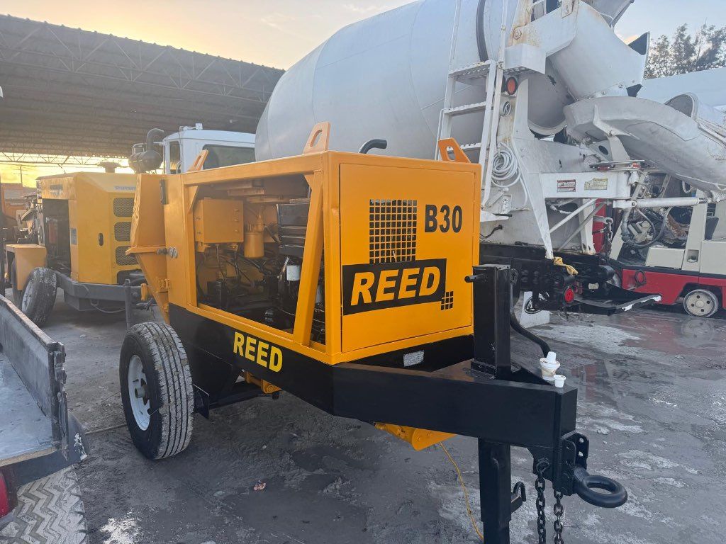 2001 REED B30 CONCRETE PUMP TRAILER
