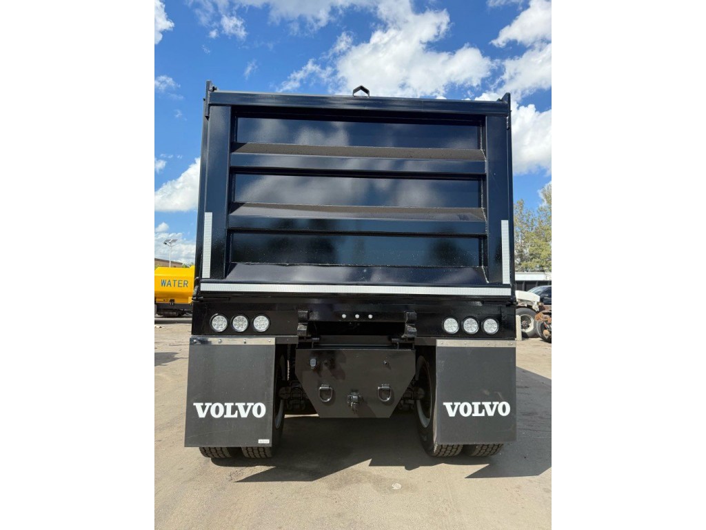 2022 VOLVO VNR DUMP TRUCK TRI-AXLE
