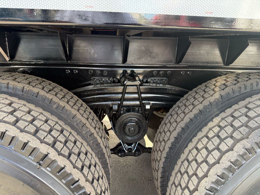 2022 VOLVO VNR DUMP TRUCK TRI-AXLE