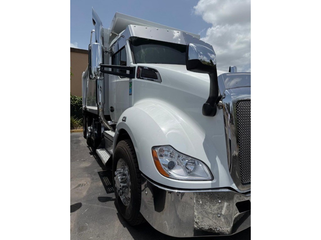 2018 KENWORTH T680 DUMP TRUCK