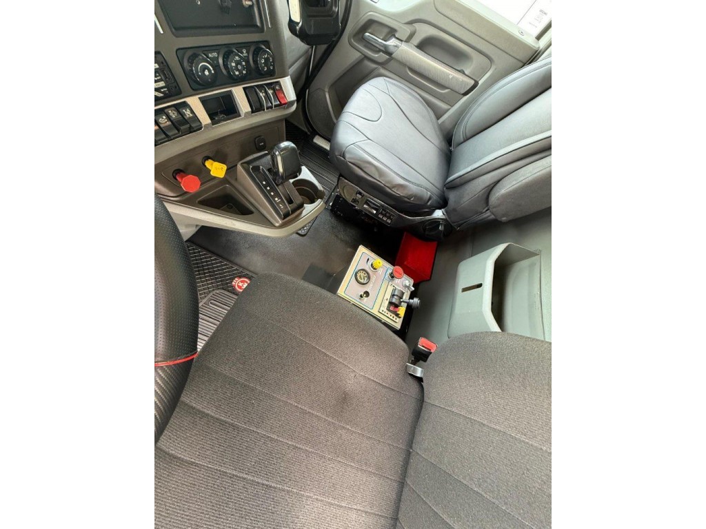 2018 KENWORTH T680 DUMP TRUCK